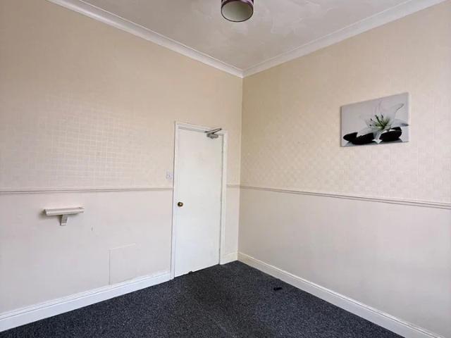 Room at Barrington Gate, South Holland