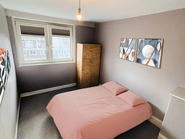 Room at Barringer Square, Greater London