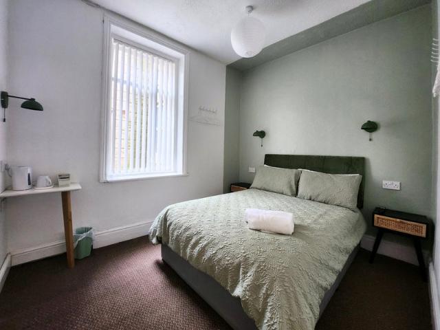 Room at Barton Avenue, Blackpool