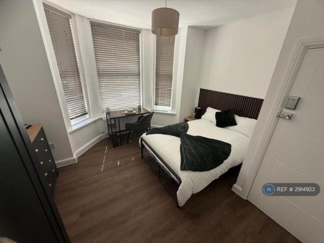 Room at Barton Road, Dover