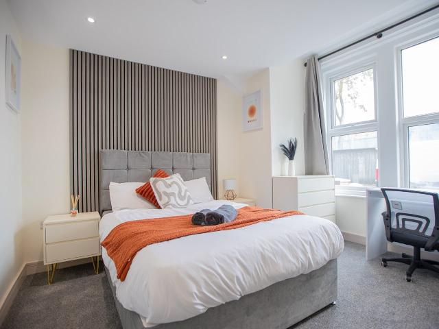 Room at Barton Road, Eastleigh