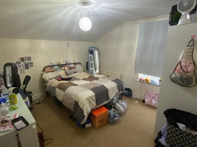 Room at Bartram Road, Greater London