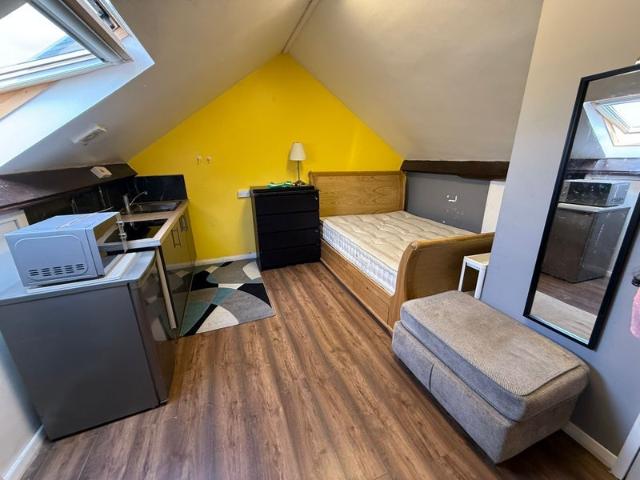 Room at Bawdsey Avenue, Greater London