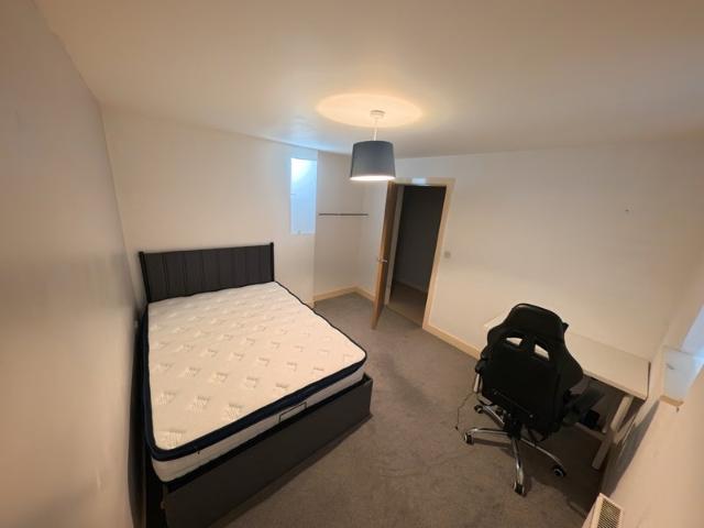 Room at Bath Buildings, Bristol