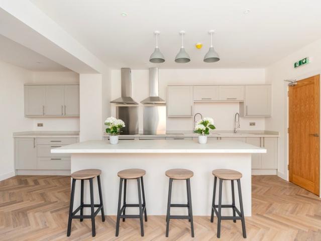 Room at Bath Street, Bristol