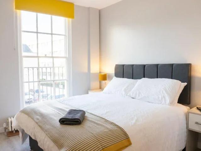 Room at Bath Street, Cheltenham