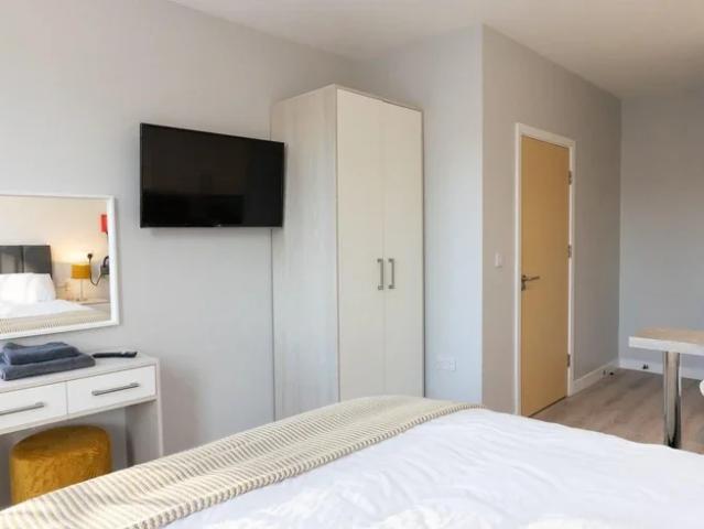 Room at Bath Street, Cheltenham