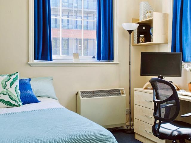 Room at Bath Row, Birmingham