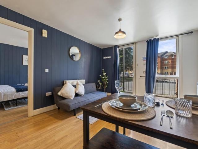 Room at Bath Row, Birmingham