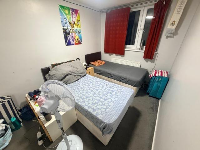 Room at Battersea Church Road, Greater London