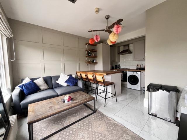Room at Battersea Park Road, Greater London