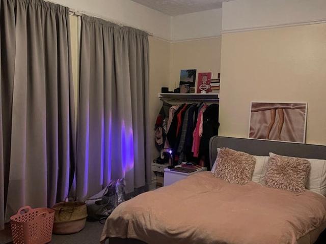 Room at Battersea Park Road, Greater London