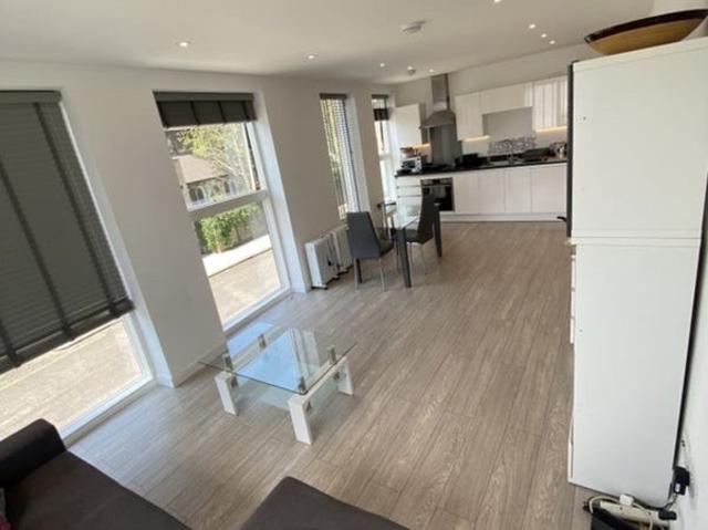 Room at Battersea Park Road, Greater London