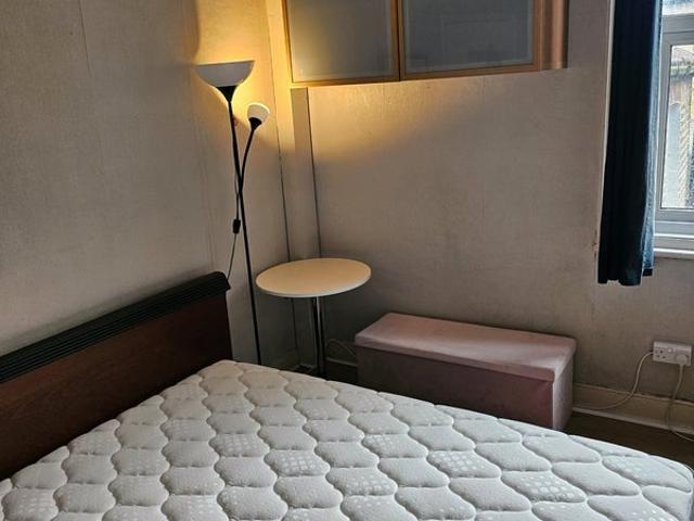 Room at Battersea Park Road, Greater London