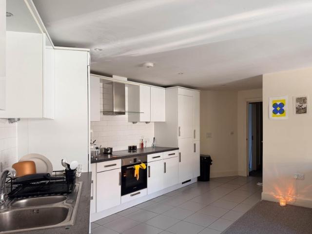 Room at Battersea Park Road, Greater London