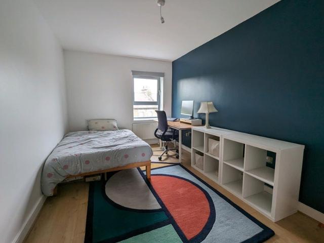 Room at Battersea Park Road, Greater London