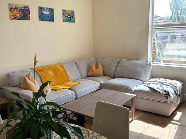 Room at Battersea Rise, Greater London