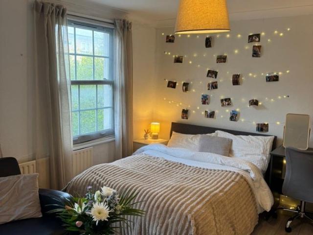 Room at Bayham Street, Greater London
