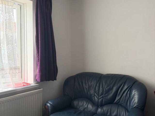 Room at Baylis Road, Slough