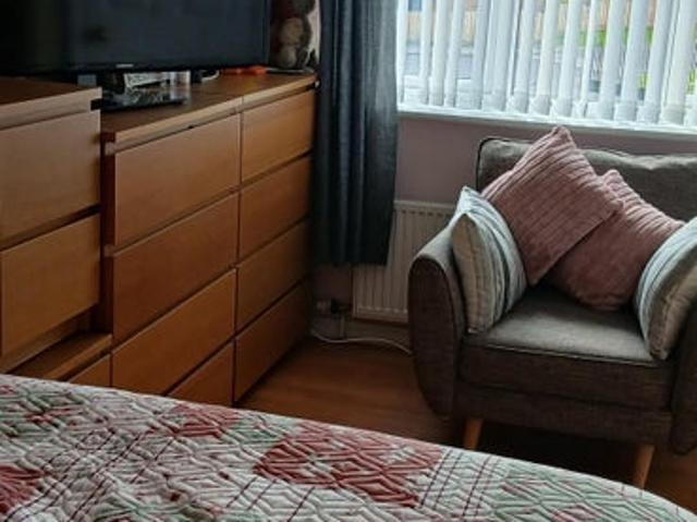 Room at Beck Rise, Wakefield