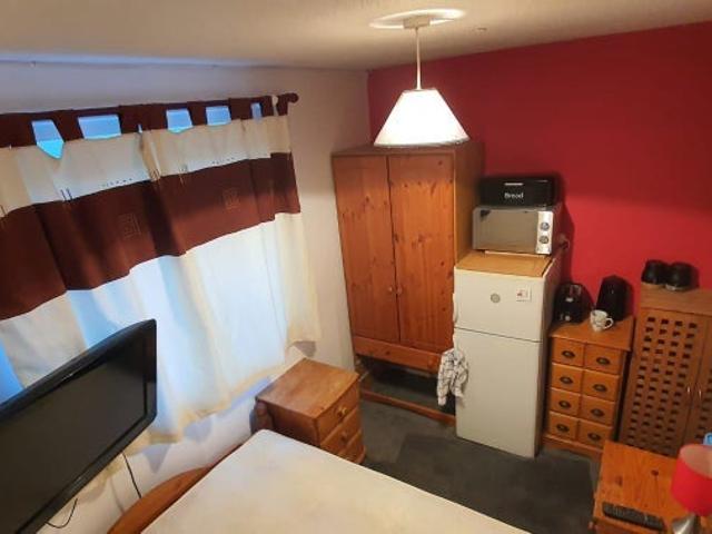 Room at Beckers Green Road, Braintree