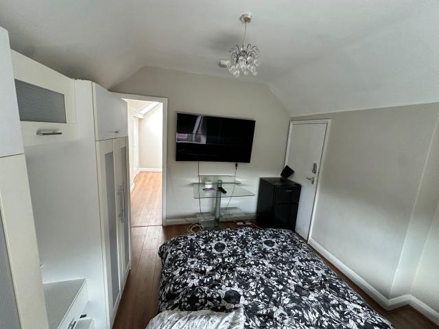 Room at Beckford Road, Greater London