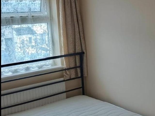 Room at Beam Avenue, Greater London