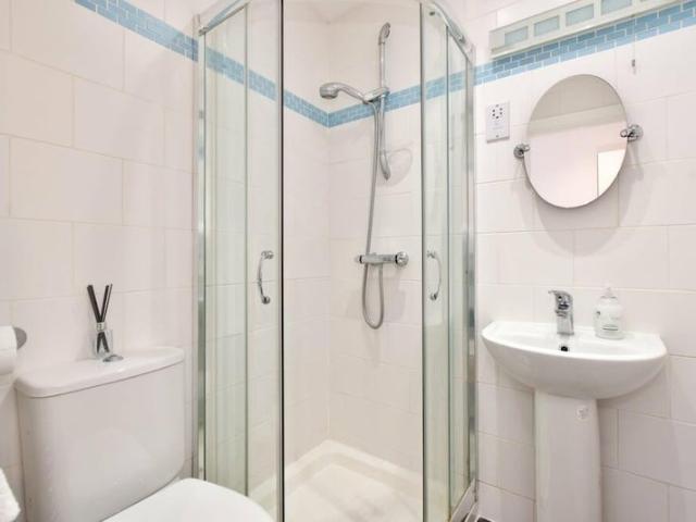 Room at Beaconsfield Road, Farnham Royal