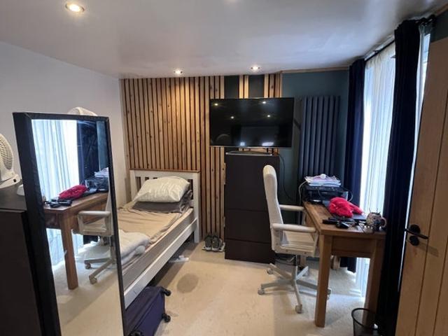 Room at Beaconsfield Road, Leicester
