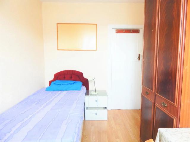Room at Beaford Grove, Greater London