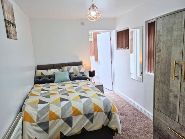 Room at Bearwood Road, Sandwell