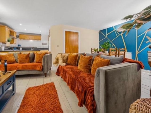 Room at Bear Yard Mews, Bristol