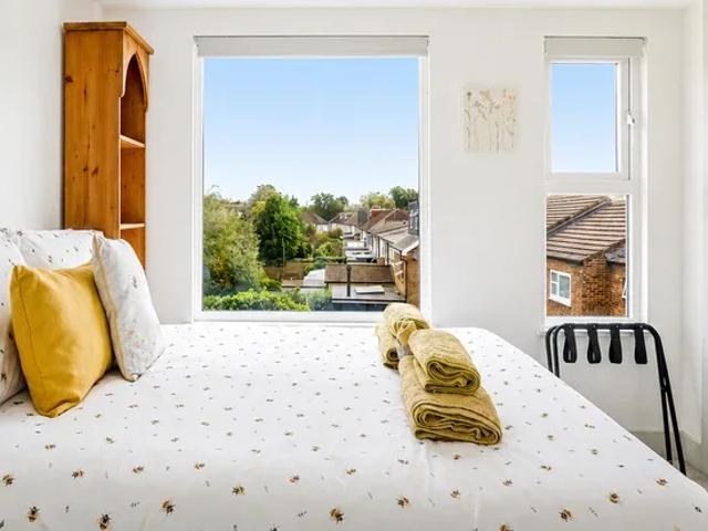 Room at Beard Road, Greater London