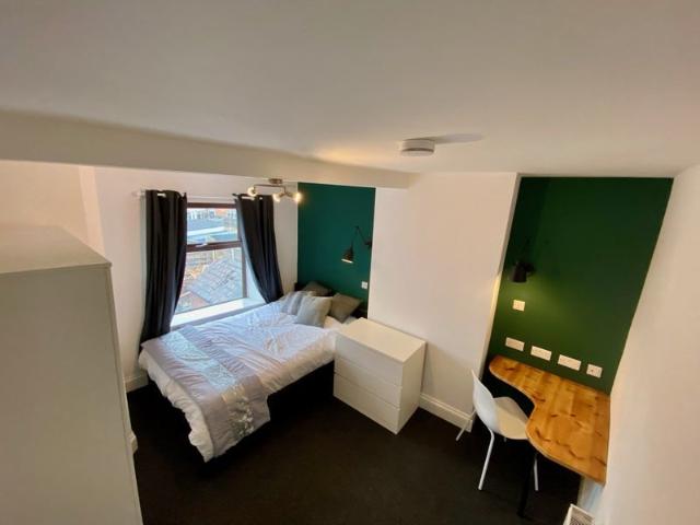 Room at Beardall Street, Ashfield