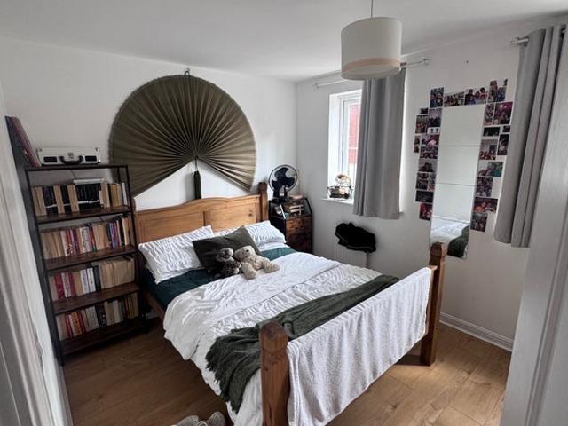 Room at Beatrix Place, Bristol