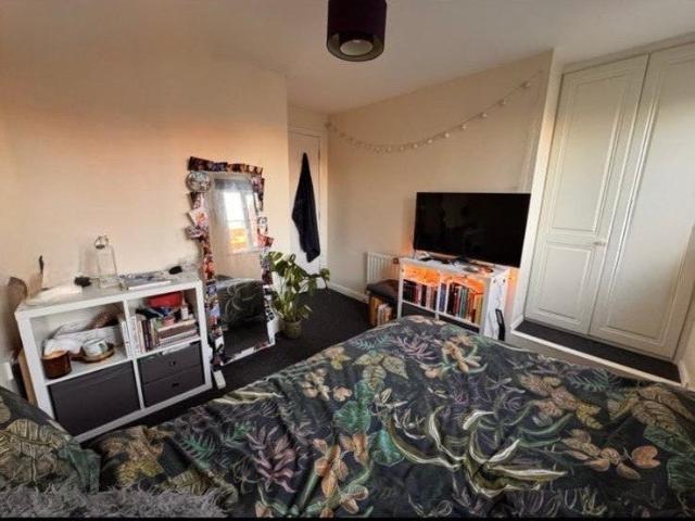 Room at Beatrix Place, Bristol