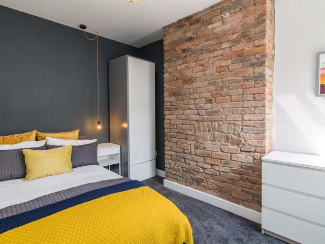 Room at Beauvale Road, Nottingham