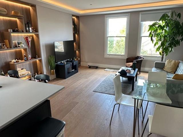 Room at Beaufort Street, Greater London