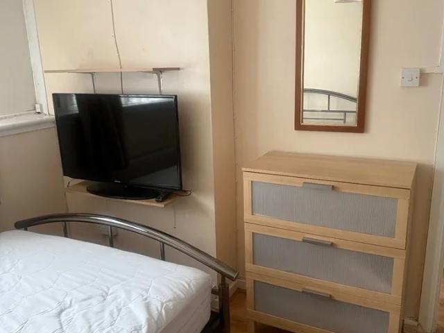 Room at Beaumont Road, Greater London