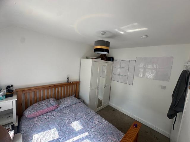 Room at Beaumont Road, Slough