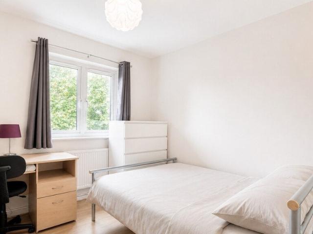 Room at Beaumont Square, Greater London