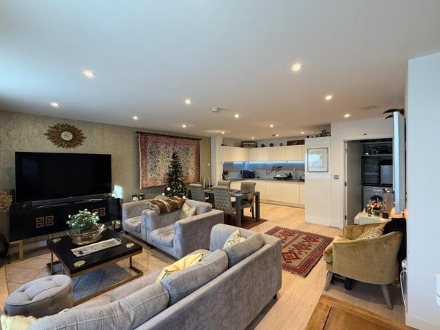 Room at Beavor Lane, Greater London
