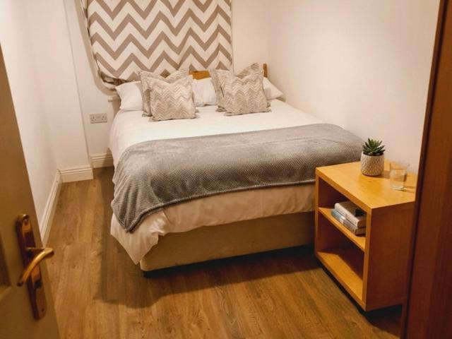 Room at Bedminster Parade, Bristol