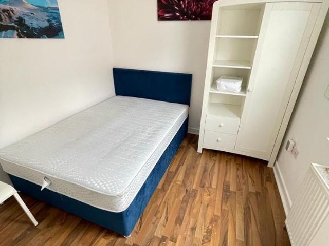 Room at Bedford Mews, Coventry