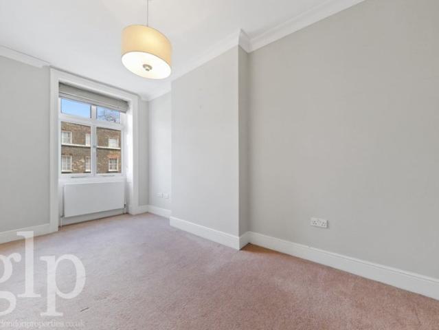 Room at Bedford Place, Greater London