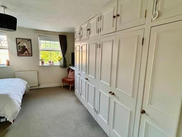 Room at Bedford Road, Greater London