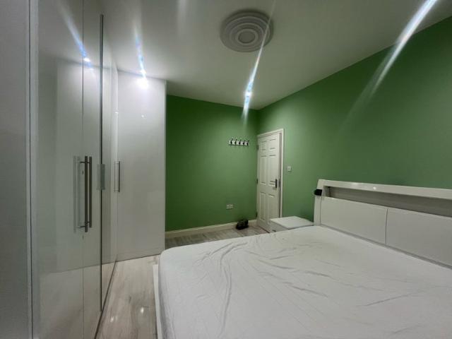 Room at Bedford Road, Greater London