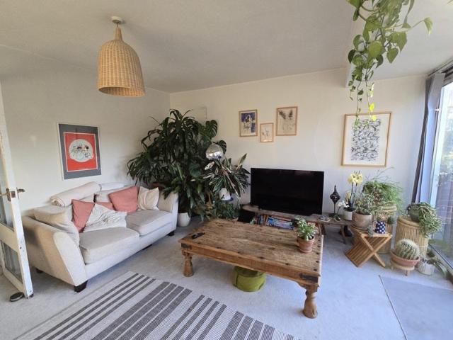 Room at Bedford Road, Greater London