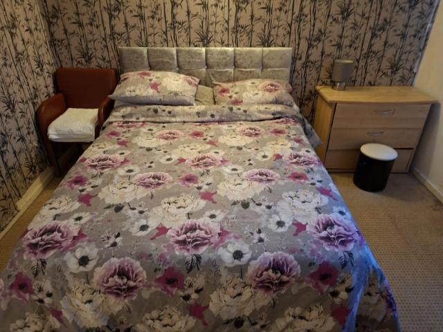 Room at Beech Grove, Pumpherston