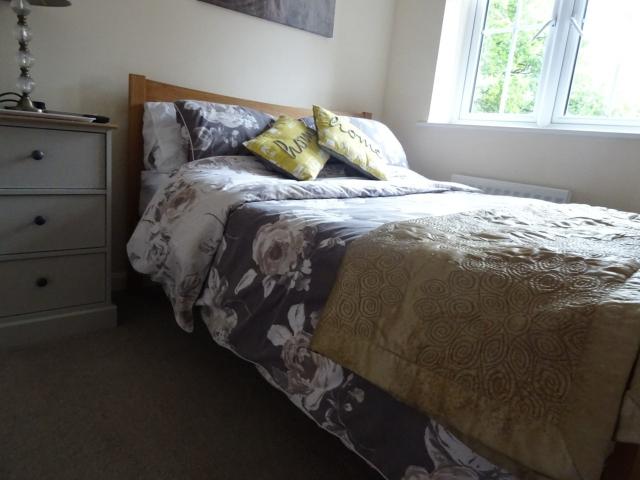 Room at Beeches Way, Horsham